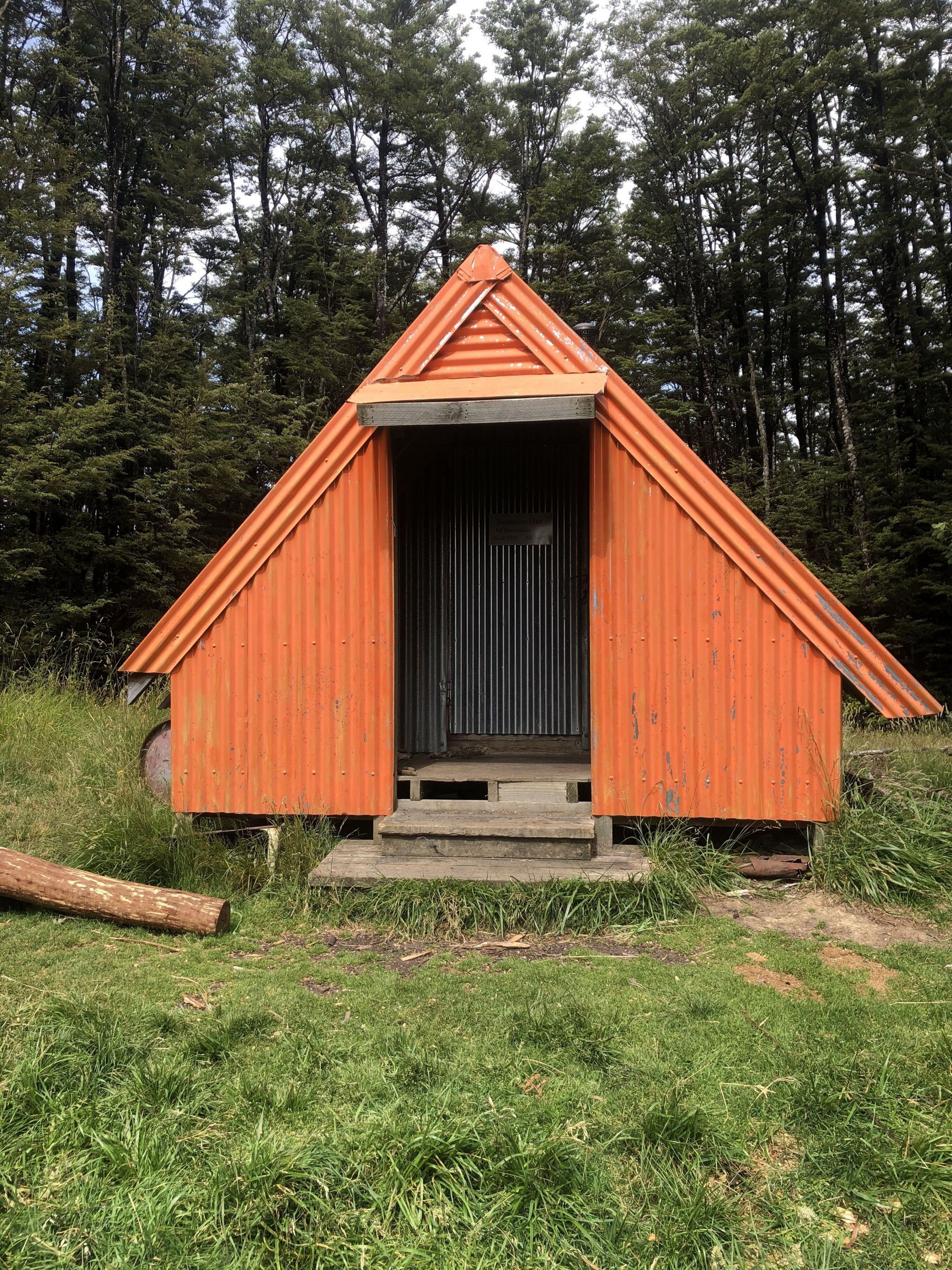 Benmore Hut to the bushline, Canterbury - Trails Photo Gallery - Wild ...