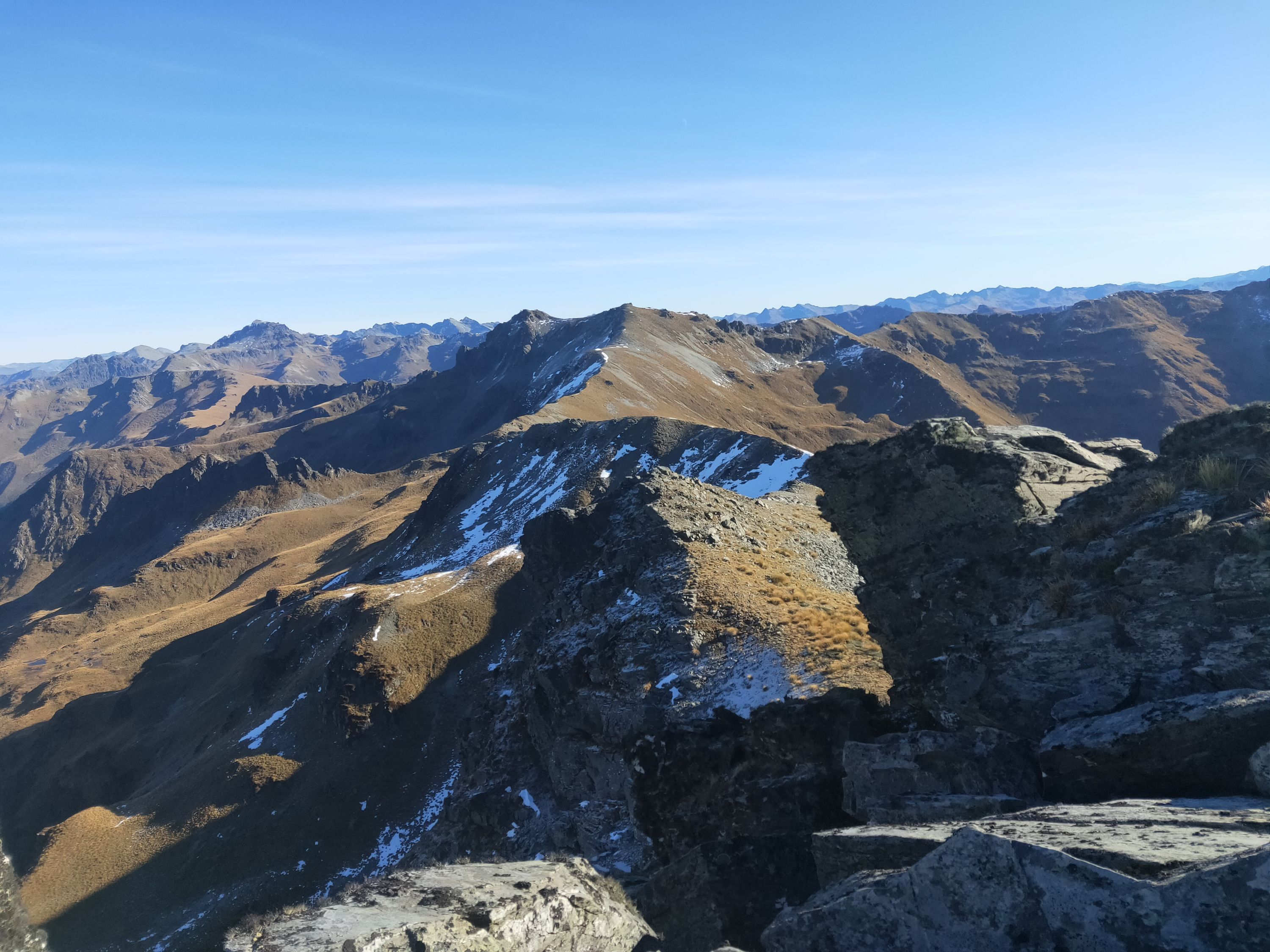 Ridging Ross Spur , Otago - Trails Photo Gallery - Wild Things